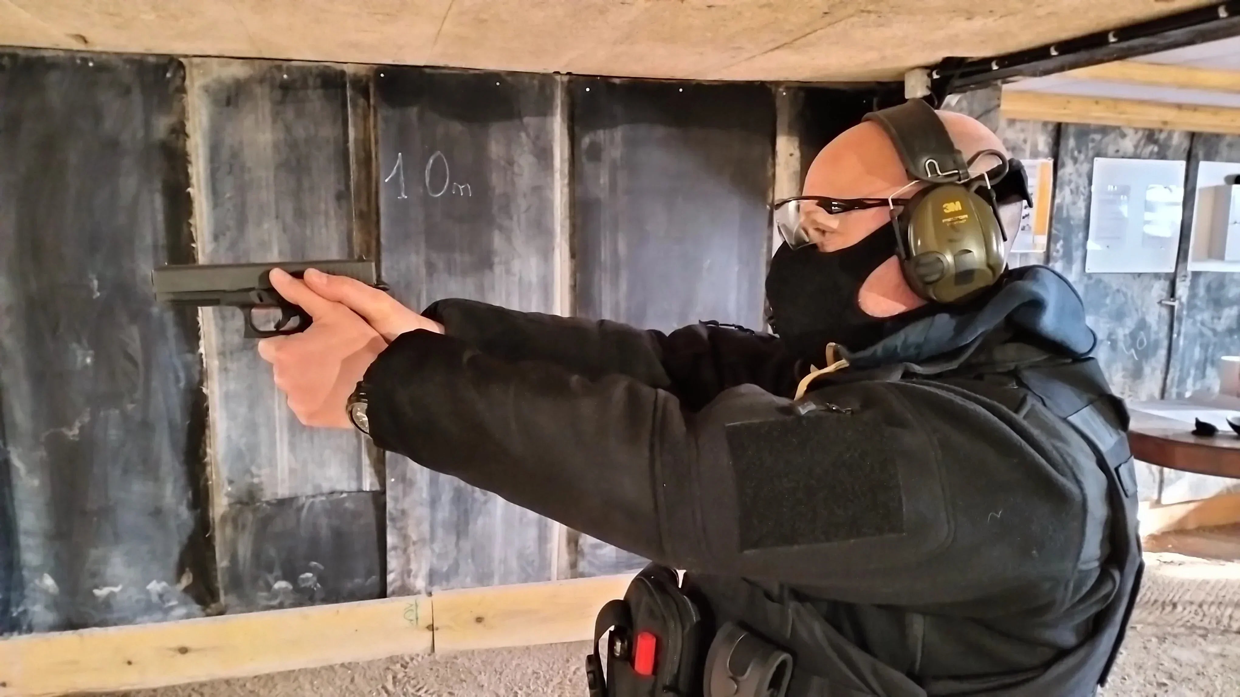 Lead dust in indoor shooting ranges: understanding and reducing the ri